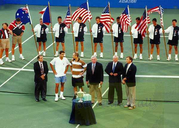 Photo gallery - SERVE AND RALLY
